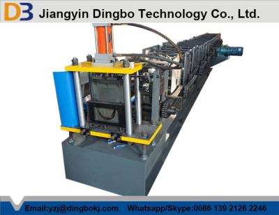 Cina Lamina di metallo automatica delle mattonelle d'acciaio che forma macchina con il taglio idraulico in vendita