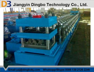 Cina 380V / TRIFASE GuardRail Roll formatrice specializzata nel pannello di Guard Rail in vendita