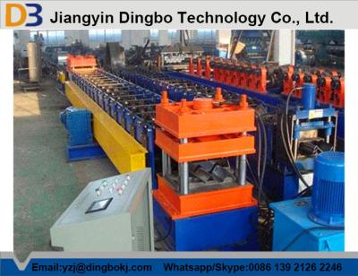 China 380V / 3phase / 50 Hz Guard Rail rolo formando máquina para a estrada e se relacionam com campos à venda