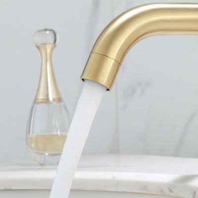 Cina Standard Size Stainless Steel Basin Faucet With Hot Cold Water in vendita