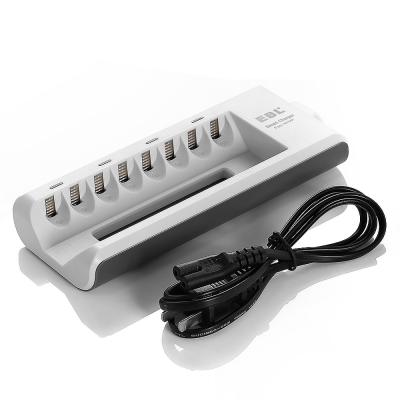 中国 速い充満充電電池の充電器、8はRoHsが証明したnimhの充電器に細長い穴をつけます 販売のため
