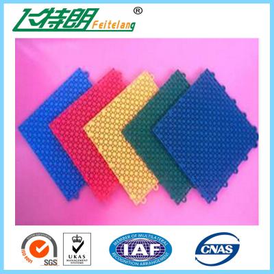 Cina Campo da pallacanestro 2500N di pavimentazione di collegamento di gomma 250x250x13 millimetro 350g/pc in vendita