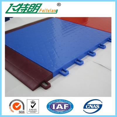 Cina Piastrelle per pavimento di gomma di collegamento dell'anti plastica di slittamento dei pp per lo sport di ping-pong in vendita