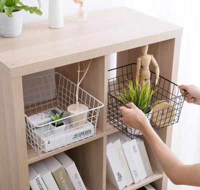 Cina Canestri multifunzionali su misura di Mesh Basket Kitchen Vegetable Storage del filo di ferro del metallo della famiglia domestica della decorazione in vendita