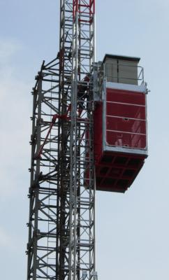 Cina Durable Single Cage Building Construction Material Hoist Lift High Speed in vendita