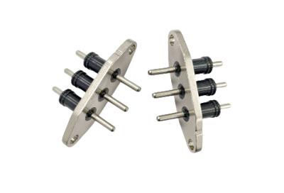 中国 SUH446と銅ピン材料を使用した、30A最大動作電流の密閉型電気自動車用コネクタ 販売のため