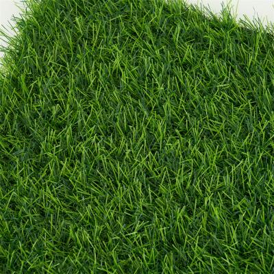 Cina Il tappeto erboso artificiale verde dell'erba dell'OEM 4m tappezza 13000s/Sqm per la pista di corsa di sport in vendita