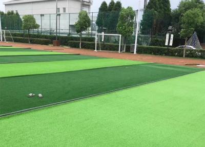 China Kunstmatig het Grastapijt van het Installatie Groen Vals Gras voor Speelplaatsterras Te koop