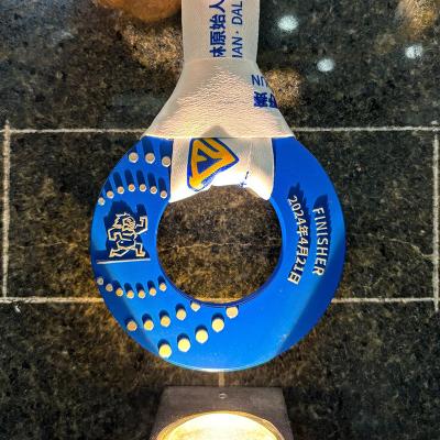 중국 타로이드 맞춤 메달리 롤 러닝 엠보스드 어워드 / 맞춤 어워드 메달 판매용