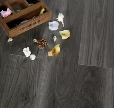Cina 0.5mm Thickness 150mm X 910mm Luxury Vinyl Click Flooring For Apartment in vendita