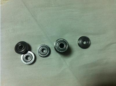 Cina MBY ha flangiato sopportando F604ZZ, cuscinetto a sfera profondo F604ZZ, acciaio al cromo/acciaio inossidabile della scanalatura della flangia in vendita