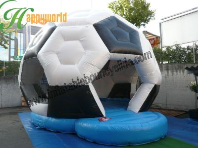 中国 巨大なサッカーの膨脹可能な弾力がある城の賃借り、膨脹可能な跳躍の家 販売のため