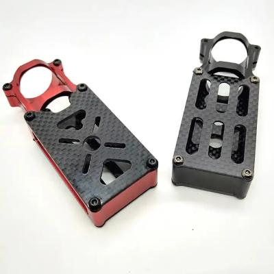 Κίνα ίνα άνθρακα περικοπών 25mm CNC που επεξεργάζεται στη μηχανή για UAV άξονα RC τα πολυ μέρη κηφήνων προς πώληση