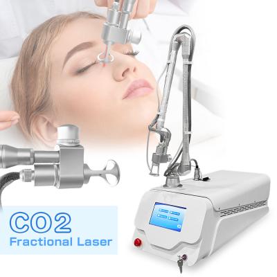 Китай Портативная 10600nm Fractional CO2 лазерная система Красочная машина Фракционированная для удаления рубцов и растяжений продается