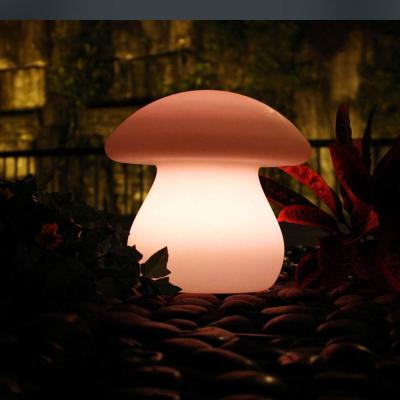 Cina Modern plastic led glowing mushroom lamp in vendita
