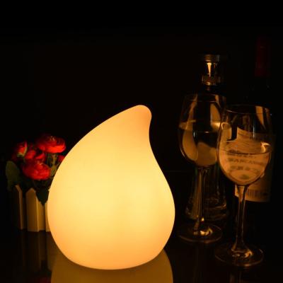 Cina colorful peach shape plastic Mini light up table lamp in vendita
