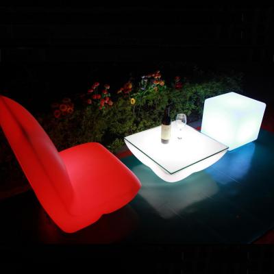 Cina Outdoor waterproof rechargeable illuminated led furniture in vendita