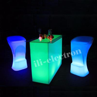 Cina New Design Rectangle Illuminated party led light led cocktail table in vendita