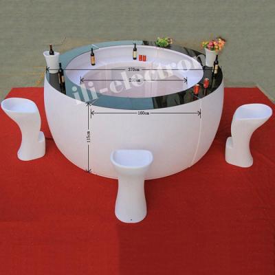 Cina PE Material LED Coffee Table LED Furniture LED Bar Furniture in vendita