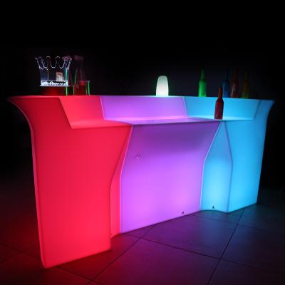 Cina Rechargeable Glow Table Outdoor Garden Bar LED Furniture in vendita