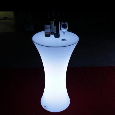 Cina Night club event high boy glowing led cocktail table portable lighting high top RGB cocktail table in vendita