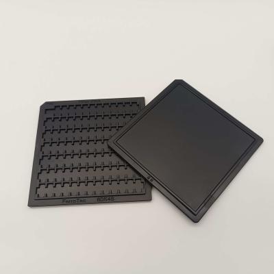 Chine Plateaux en plastique noirs de puce de paquet de gaufre de ROHS pour la matrice nue à vendre
