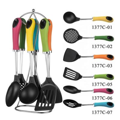 Cina Set di utensili da cucina sostenibili per la cucina domestica Strumenti e accessori di plastica per la cucina in vendita