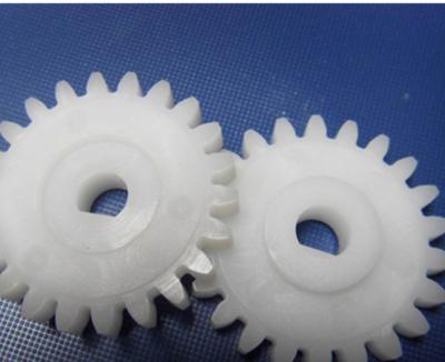 Cina Il dente durevole dell'acetale di progettazione dell'OEM innesta l'ingranaggio cilindrico di plastica di Pom per il giocattolo in vendita