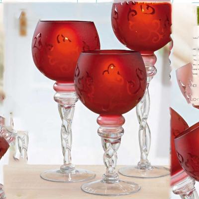 Chine Les supports de Tulip Shape Long Stem Candle avec gravent le modèle à vendre
