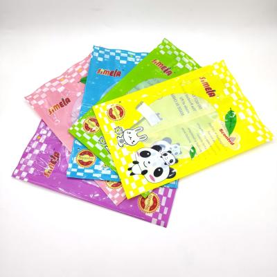 Cina Full Color Printed Eco-friendly Moisture Proof Snack Packaging Bag Customized Glossy Plastic Pet Food Bag in vendita