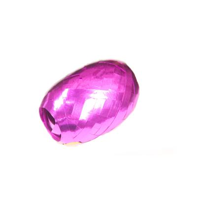 Cina Nastro riccio rosso d'arricciatura metallico di plastica di larghezza dell'uovo 5mm del nastro dell'involucro di regalo in vendita