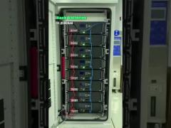 Cette batterie au lithium est utilisée dans les onduleurs (UPS) des centres de données.
