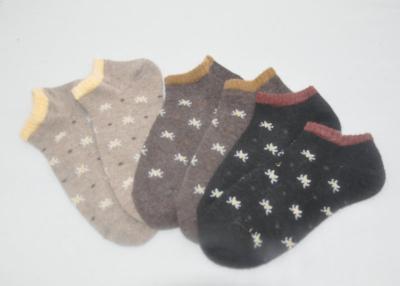 Cina Calzini molli della lana d'angora di inverno, calzini del vello di short del jacquard per le ragazze in vendita