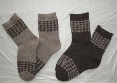 China Peúgas mornas confortáveis de lãs dos homens com jacquard tecido para o outono/inverno à venda