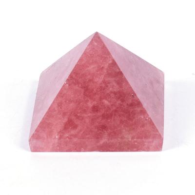 Cina Wholesale Natural Europe Strawberry Gold Pyramid As Christmas Gift in vendita