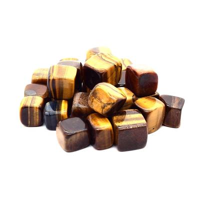 Cina Wholesale Natural Tiger Eye Crystal Stone Cube Tumbled Stone from India Engrave Crystal Stones for Healing in vendita