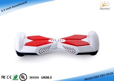 China Vespa elegante Hoverboard de la balanza del uno mismo modelo del transformador de 6,5 pulgadas en venta