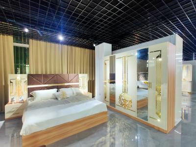 Chine Les meubles à la maison en bois solides de chambre à coucher ont placé la garde-robe durable de lit de panneau de forces de défense principale à vendre