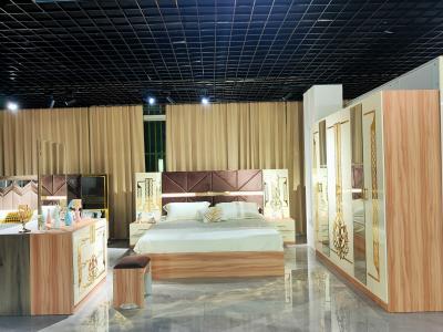 Chine Bois solide de chambres à coucher d'hôtel de meubles de garde-robe de luxe royale de Yatak Odasi Amérique à vendre