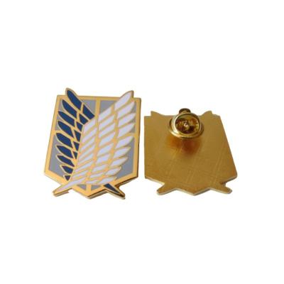 Cina Badge promozionali con pin di metallo in smalto duro con forma personalizzata in vendita