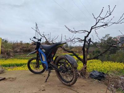 Chine Bicicle électrique à suspension complète 6000W 40Ah 72V 80KM/H à vendre