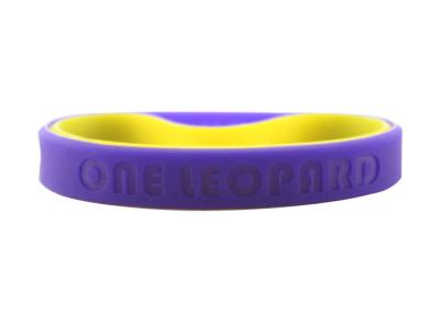 Cina Bande di polso di gomma su ordinazione durevoli/braccialetti di gomma con le parole in vendita