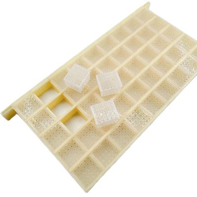 Cina Il nuovo CE multifunzionale del materiale di Tesoro Bee Queen Cages Plastic ha certificato in vendita