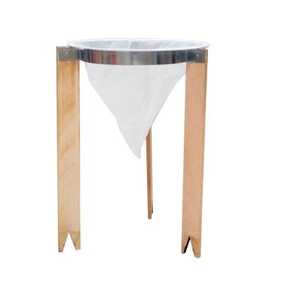 Cina Tesoro Filting Stand Beekeeping Tools di legno Tesoro Filtro Tesoro Filtro conico di nylon bianco in vendita