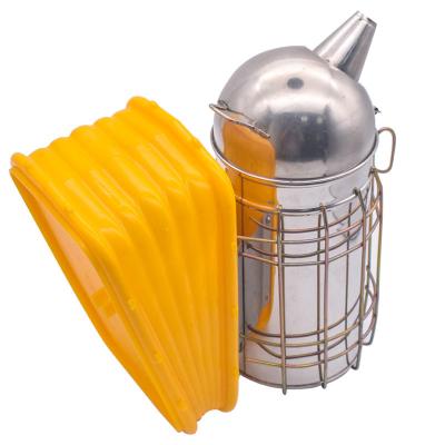 Cina Strumenti speciali di apicoltura per lo spruzzatore di plastica del fumo del piatto di getto di aria della cupola di acciaio inossidabile degli alveari in vendita