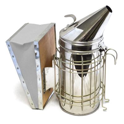 Cina Harmless Honey Bee Smoker Bee Smoker Box Stainless Steel Smoke Sprayer in vendita