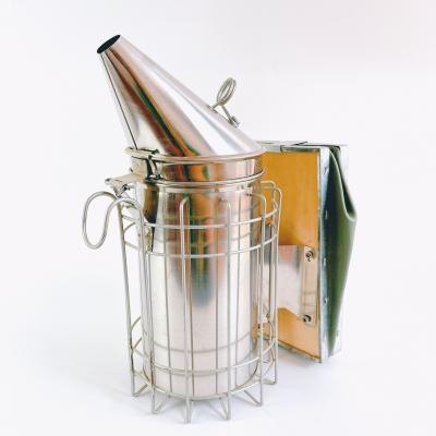 Cina Apicultural Tools Honey Bee Smoker Stainless Steel Bee Hive Smoker in vendita