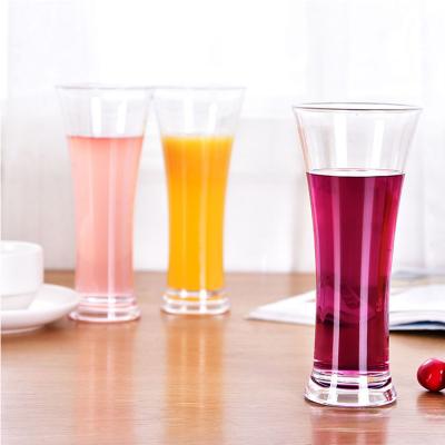 Cina Vetri di cocktail di plastica infrangibili di Martini del policarbonato di vetro di birra di Pilsner Drinkware in vendita