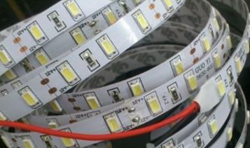 Cina Lampade fluorescenti di bassa tensione LED di DC24V 3000lm SMD 4014 con bianco caldo/bianco in vendita