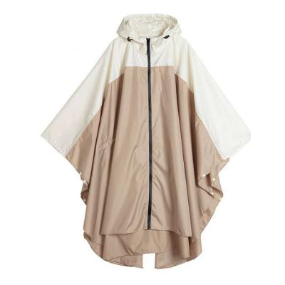 Cina Stile di Poncho With Hood Modern Luxury della pioggia delle donne impermeabili del ODM in vendita